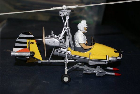 007 Autogyro Model Kit Airfix - O Espaço Virtual do Colecionador